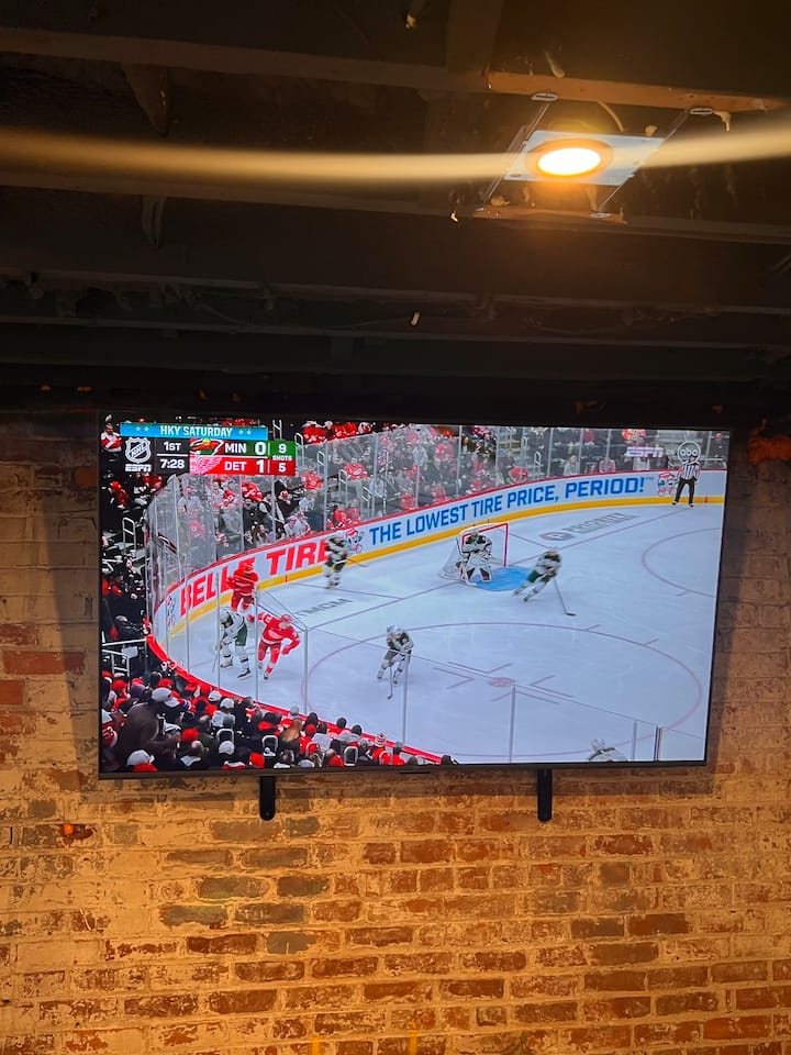 1br Apt Next To Arenas. Event Parking Included. - Detroit, MI