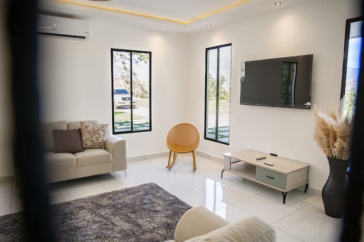Villa Escondida - El Salvador