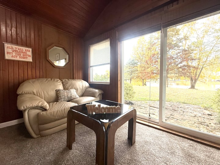 Borah Lakefront Bunkhouse - Illinois