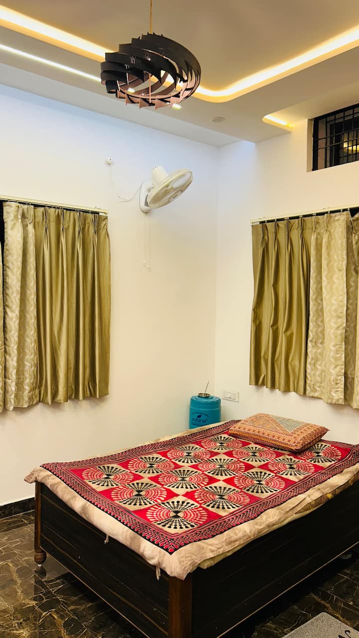 Rv Homestay - Jabalpur