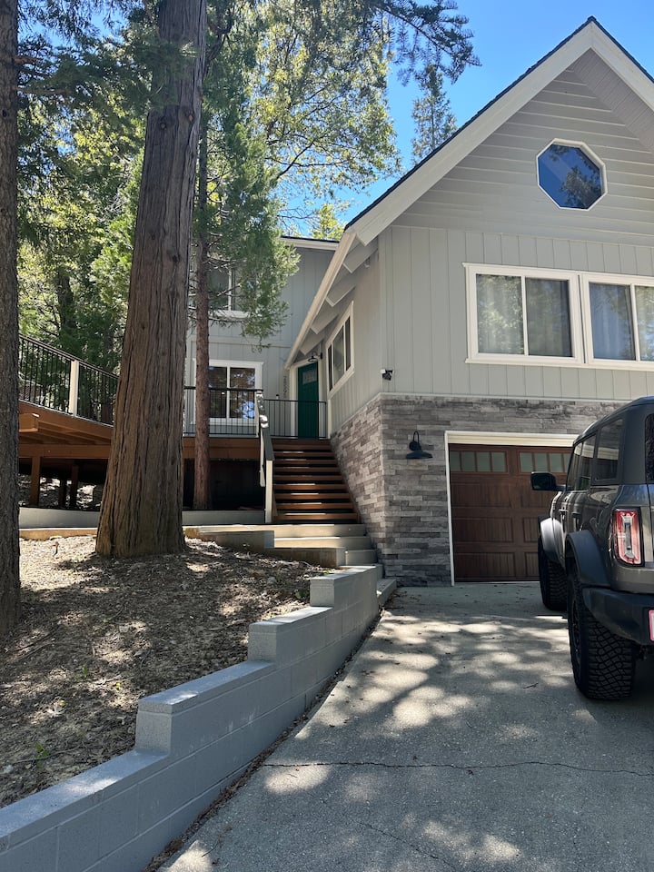 The Green Door’d Lake Escape - Running Springs, CA