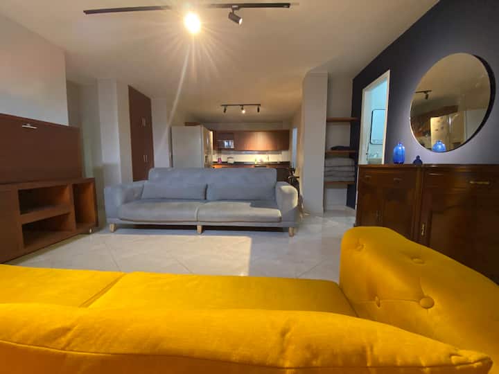 Medellin En Grupo, 4 Alcobas, 2 Baños,7 Camas - Medellín