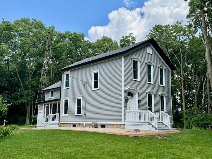 Renovated Farm Home With Private Woods - Oswego, IL
