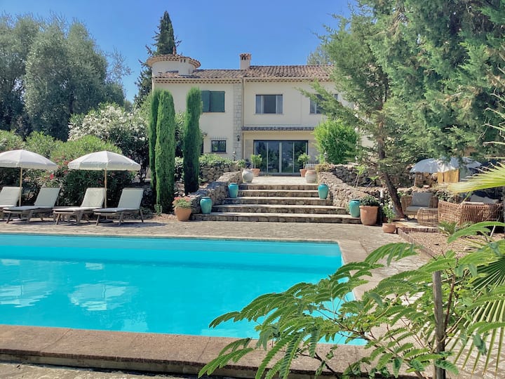 Superbe Villa. Fraîche, Spacieuse Et Paisible. - Grasse