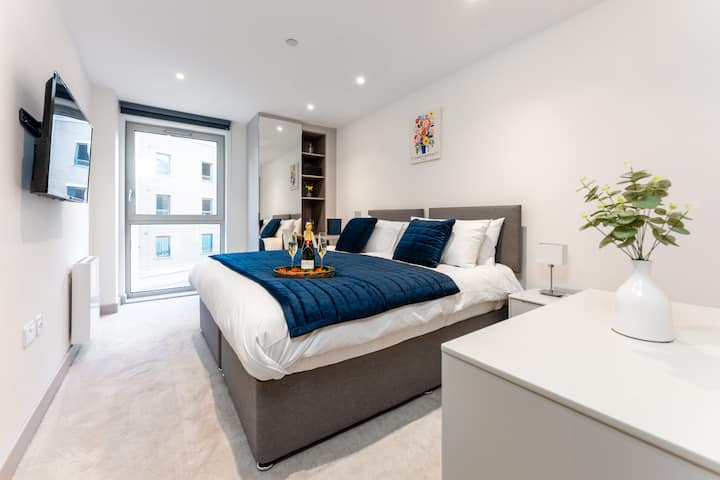 Close To Restaurants On The Quay, Beach And Town - Poole