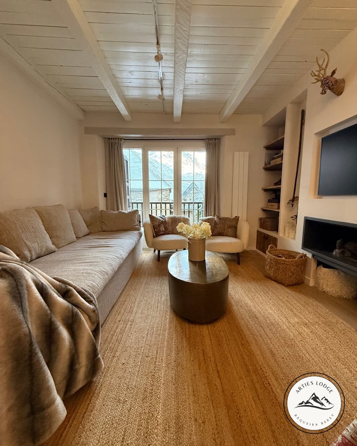 Arties Lodge. Casa Reformada Con Jardín (8pax). - Salardú