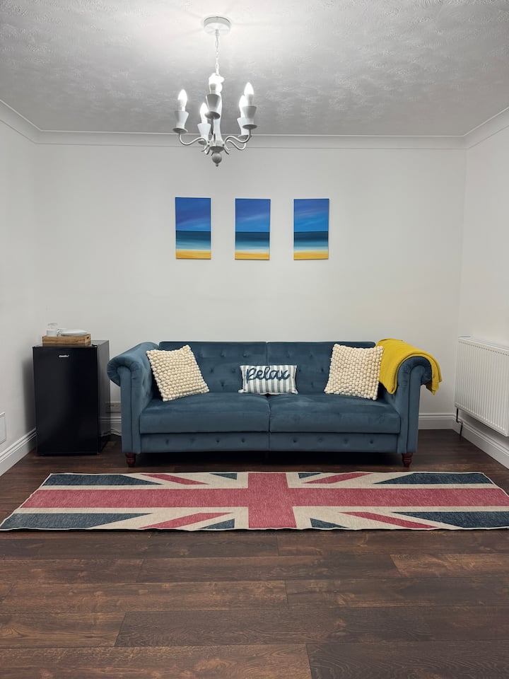 Newly Renovated Suite 10mins From Gatwick - Crawley