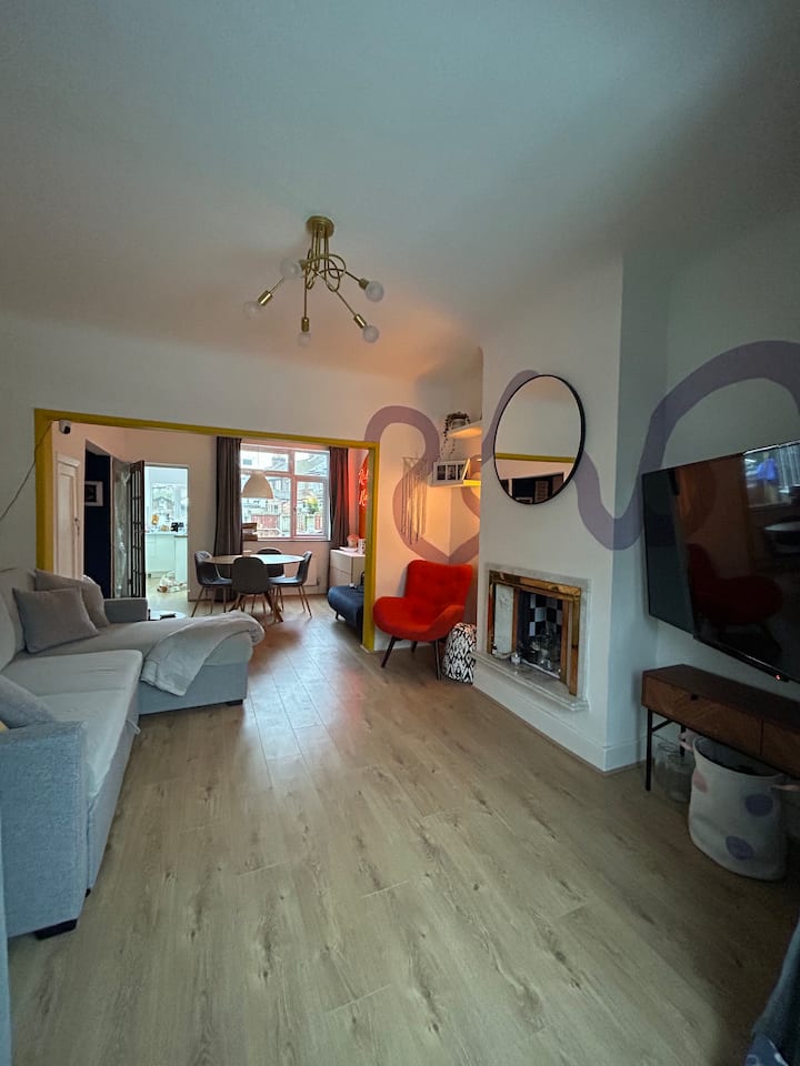 Colourful, Cosy & Clean Double Room - Guernsey