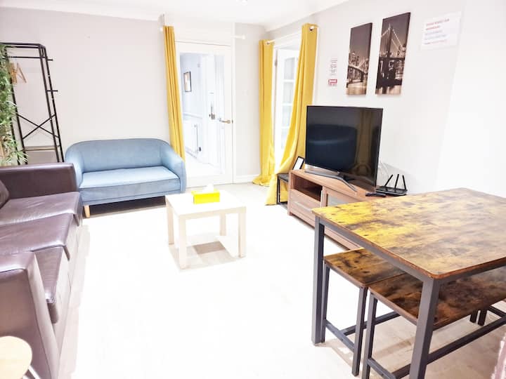 Nightrest Homes  Smart Tv In Each Room - Parking - 헤멀헴프스테드