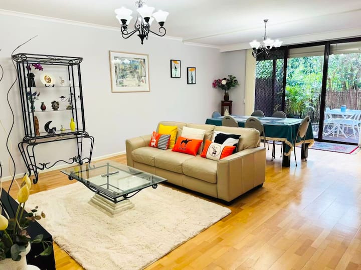 Green Retreat 翠林别墅 - Burwood