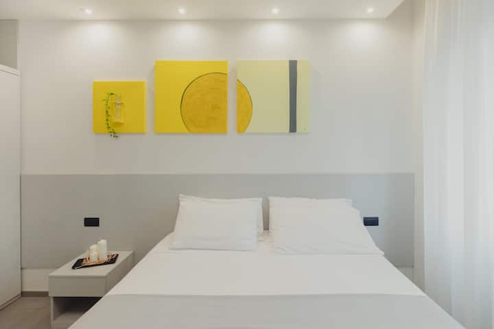 Yellow Comfort Room - Varese