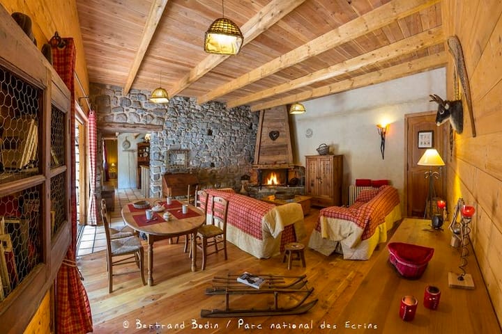Gîte Est ÉCrin Des Hautes Alpes: Ecogîte De Charme - Réallon