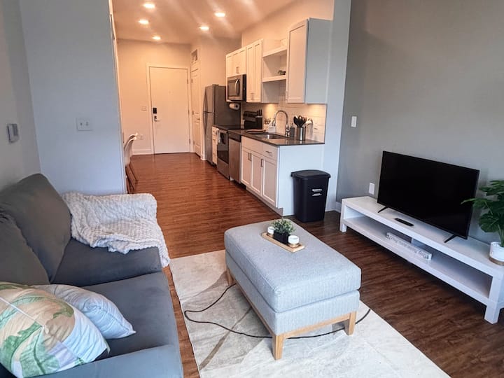 Luxe Fountain Square W/ Balcony! - Indianapolis, IN