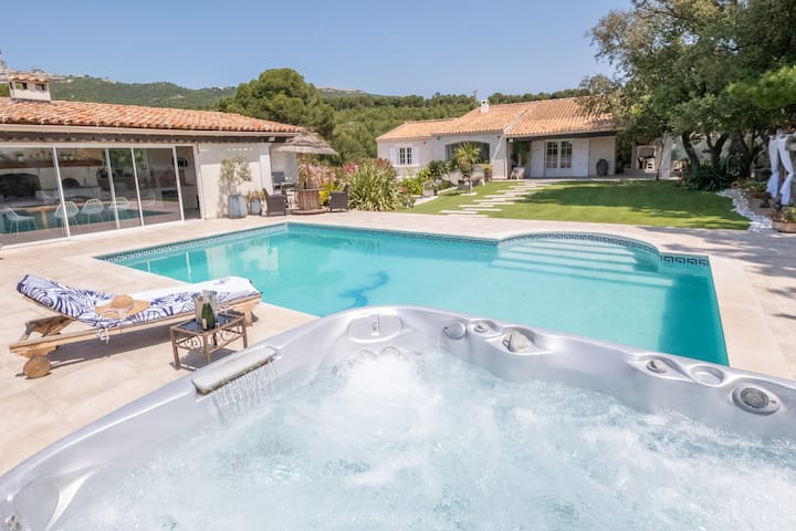 Villa Prestige, Piscine, Jacuzzi & Vue - Marseille