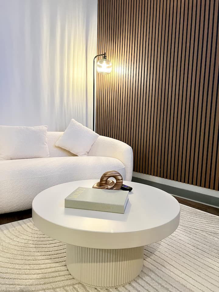 The Barton: Luxe • Comfortable • W/d - Cambridge, MA