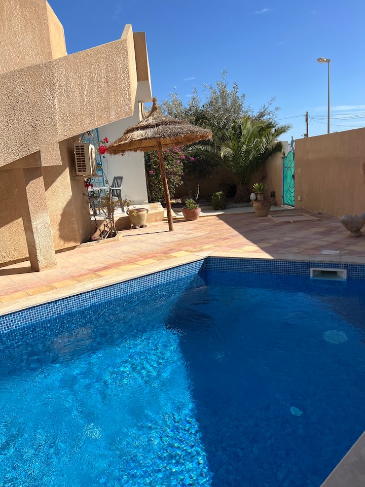 Agréable Villa Avec Piscine - Djerba