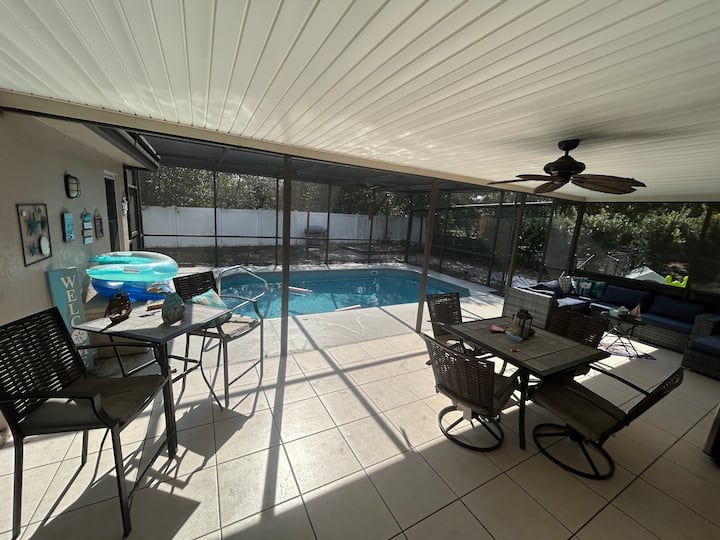 Beachy Cabin Vibes - Spring Hill, FL