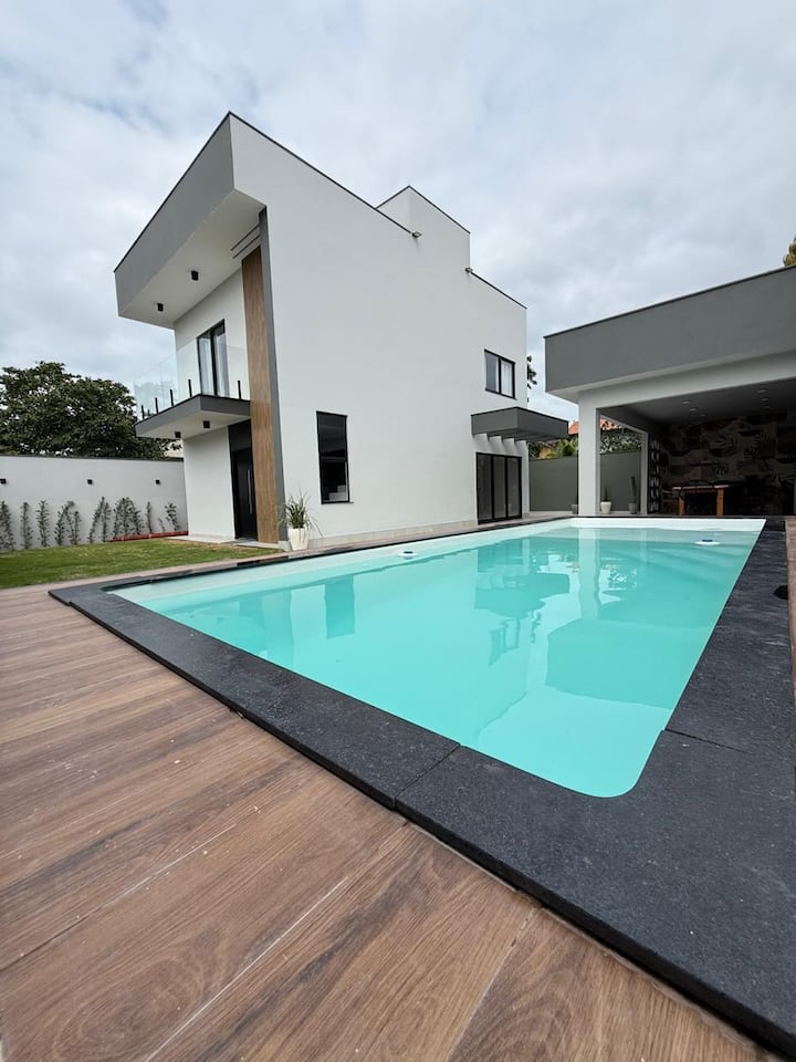 Casa Completa Com Piscina - Cabo Frio