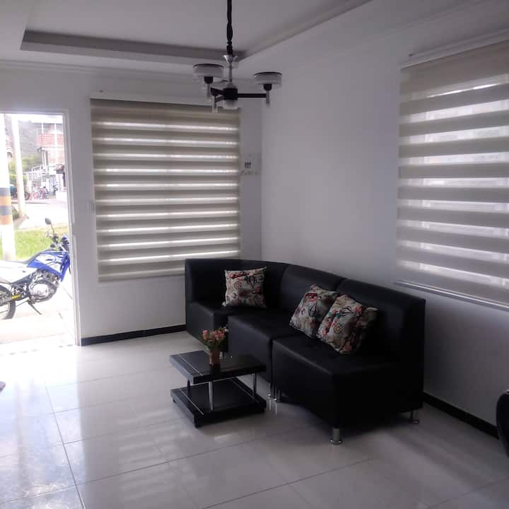 Hermosa Casa Familiar - Roldanillo