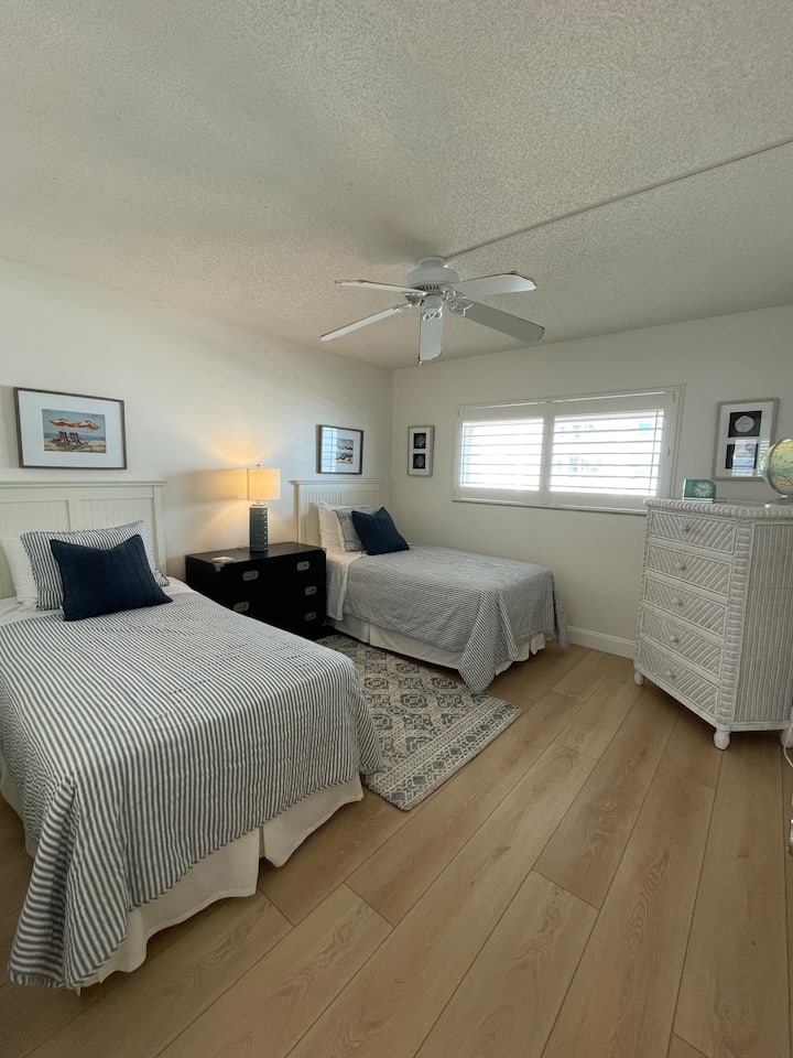 On The Ocean! - New Smyrna Beach, FL