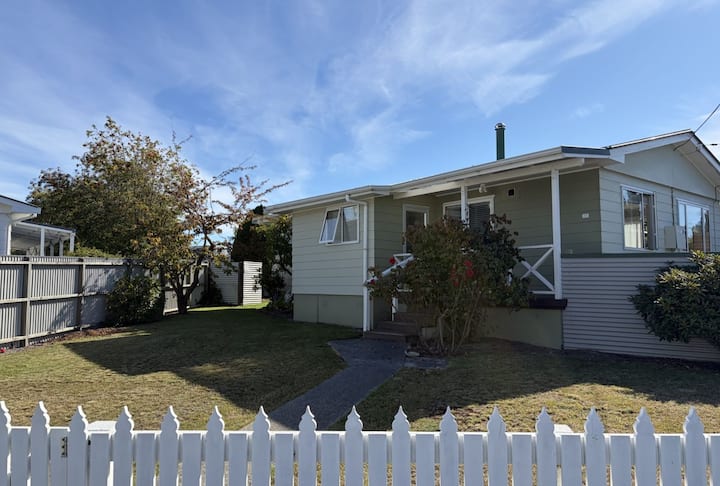 Centre Of Town On Mt Cook St - Twizel