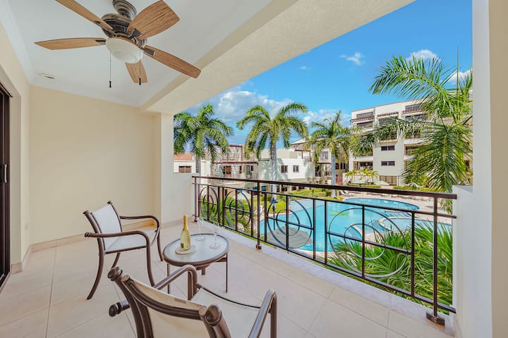 Elegant Palm Retreat ~ Mins To Beach ~ Pool & Gym! - Aruba