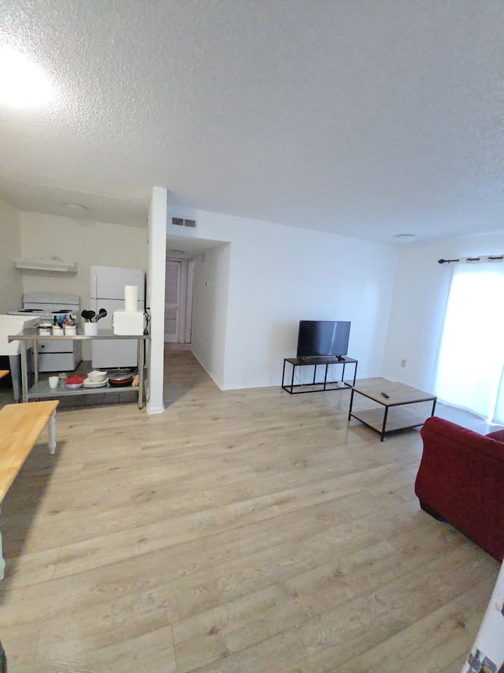 1 Bedroom 1 Ba Entire Apartment - Huntsville, AL