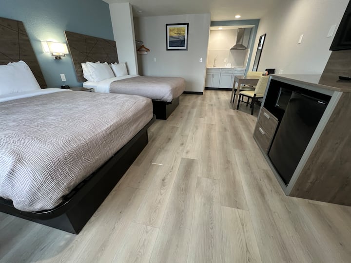 Modern Studio 2 Queen Bed - Tracy