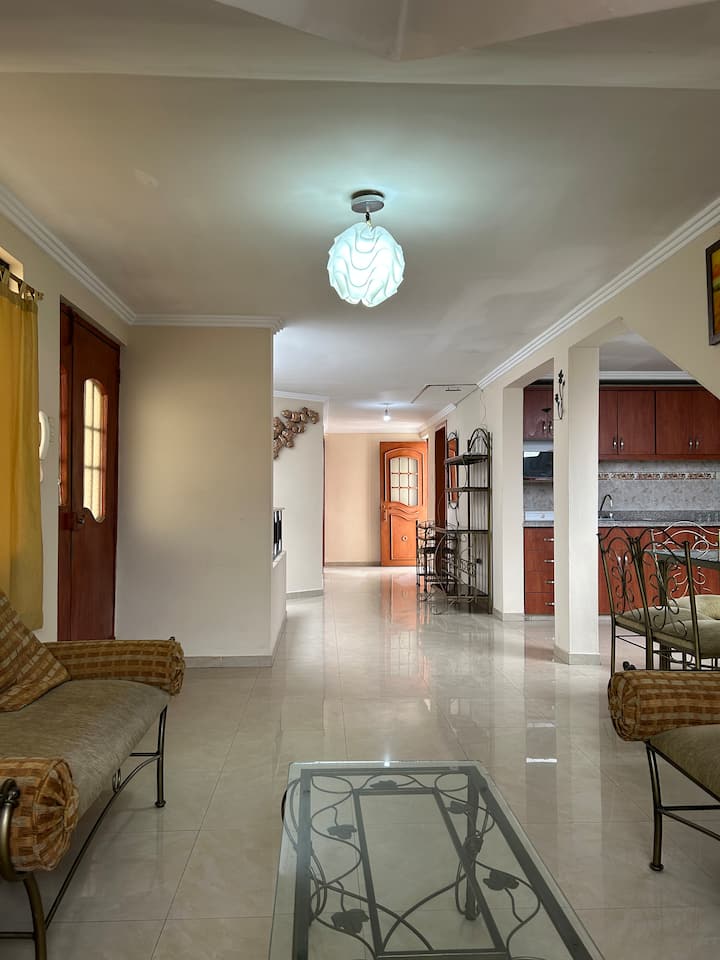 Apto Cerca Del Centro Histórico - Cuenca