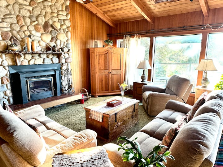 Ocean Views-forest Home, Hot Tub - Eastsound, WA