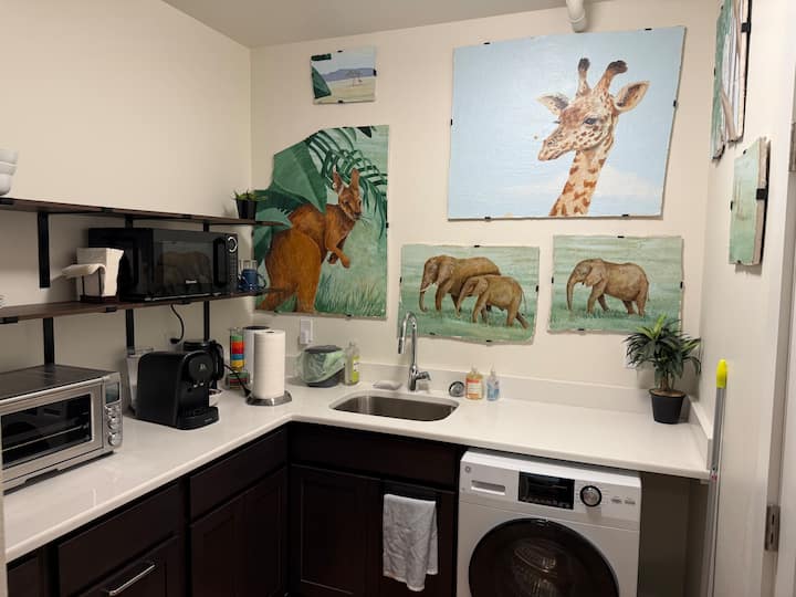 Cute Studio Apt In Redmond- Easy Train To Downtown - Bellevue, WA