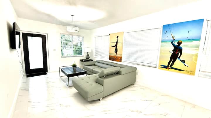 House Close To The Beach - Plantation, FL