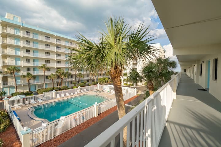 Oceanview Heated Pool And Spa In Cocoa Beach - Cocoa Beach