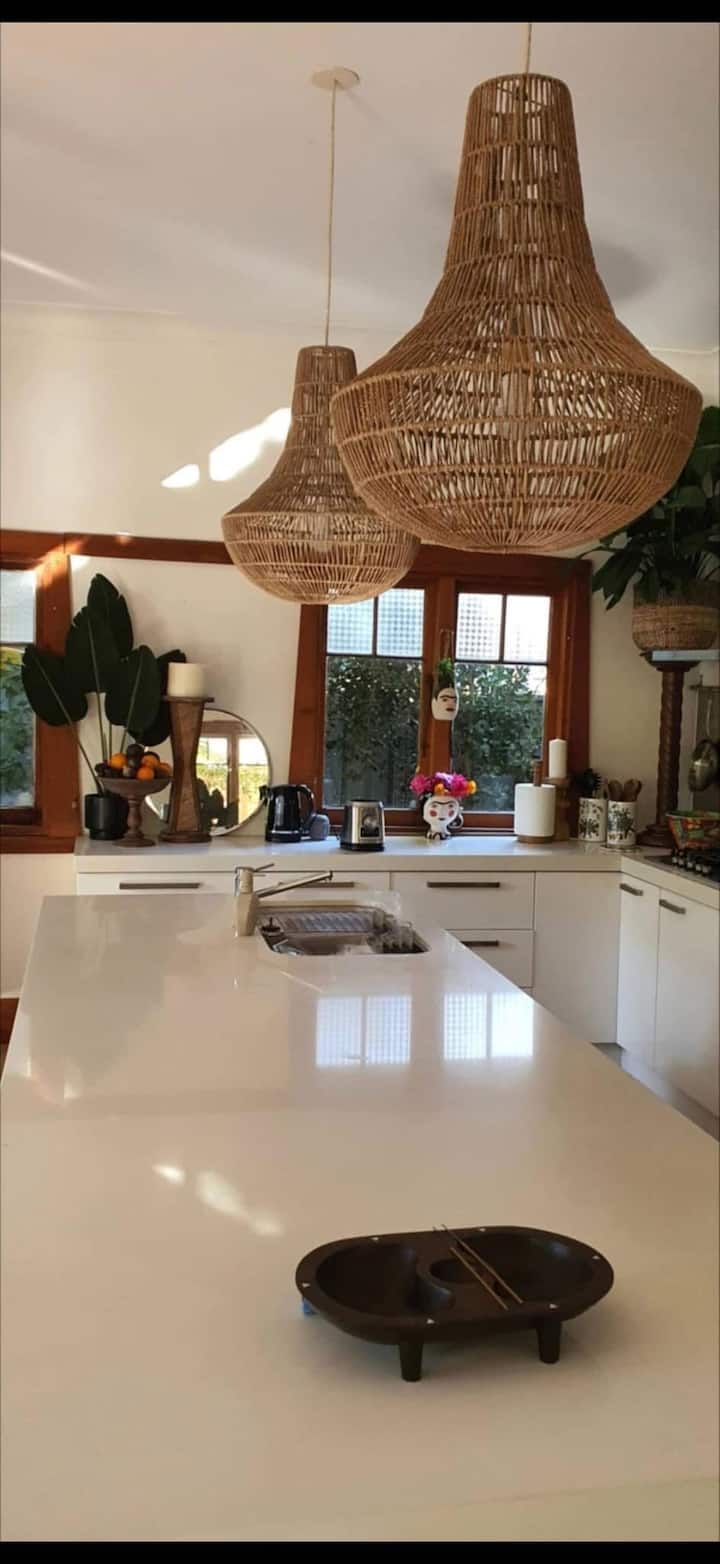 A Sanctuary Retreat Where Soul Meets Nature - Avoca Beach