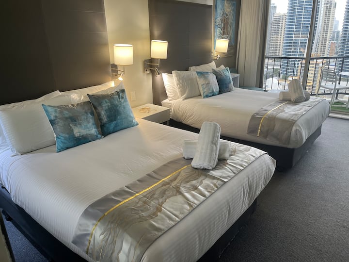 Chic Oceanview Near Nightlife - Surfers Paradise