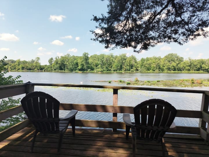 Cozy Riverside Cottage Retreat - Ski Trip - Constantine, MI
