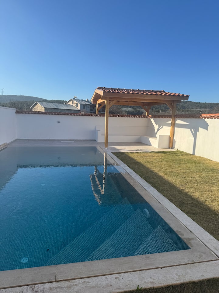 In The Middle Of Most Popular Area And Beaches - Barbaros