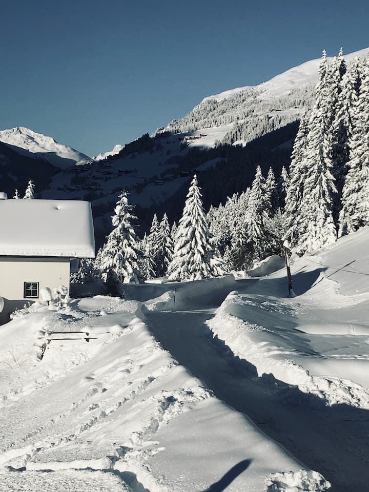 Berghaus. Zeit Für Erholung. - Matrei in Osttirol