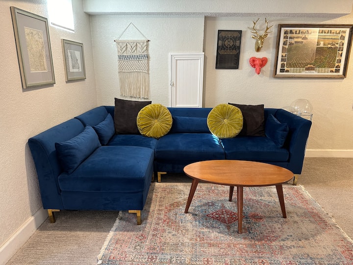 Central Location! Cute & Cozy Basement Apartment - Denver, CO