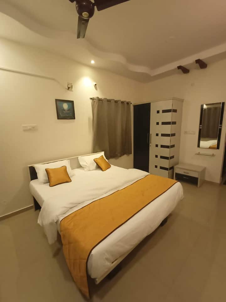 Complete Guest House Upto 16+ Person - Nagpur