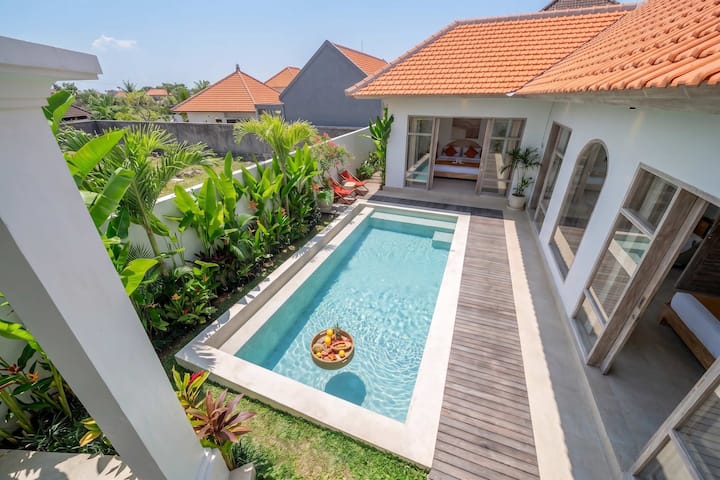 Unique 2br Beach Nearby Large Pool Canggu - Canggu