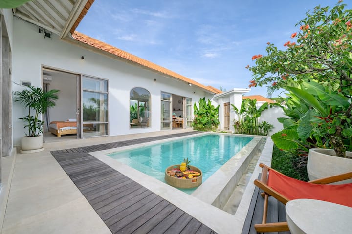 Unique 2br • Beach Nearby & Large Pool • Canggu - Canggu