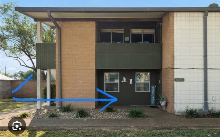 Cozy 2-bed Apartment
*5 Min From Utrgv* - Edinburg, TX