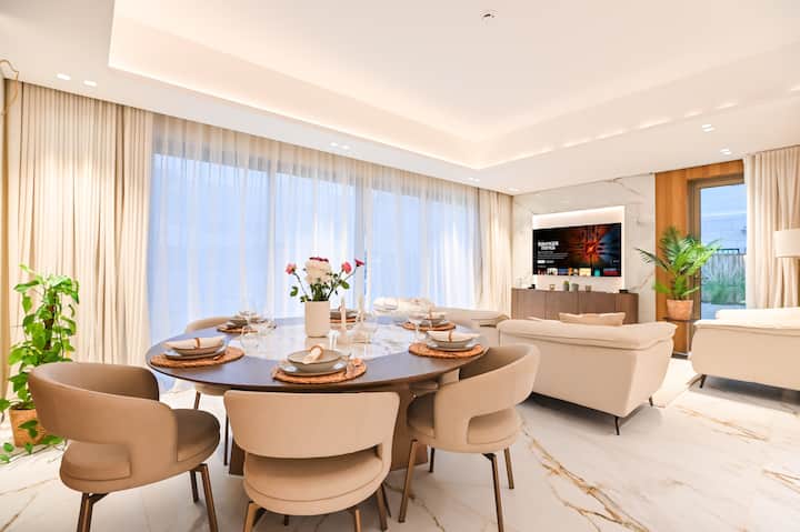 Luxury 3 Bed Golf Townhouse With Home Office - Dubai