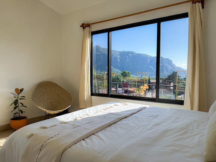 New! 3 Bright Rooms, Prime Location, Mountain View - Tepoztlán