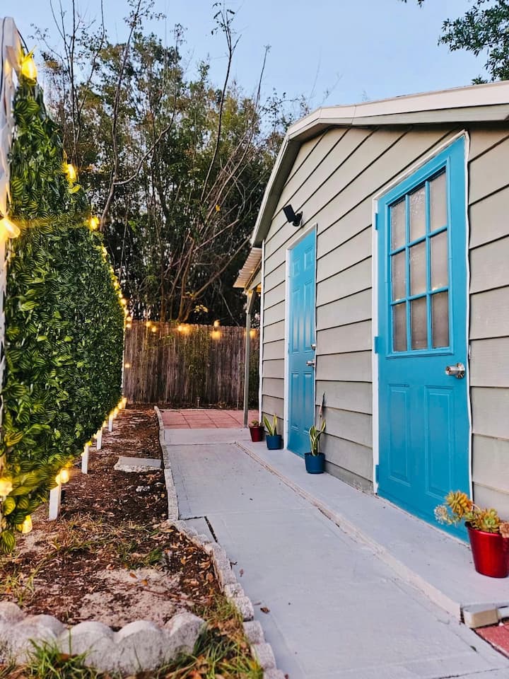 Cozy Tiny Retreat-debary| Near Springs & Beaches - Orange City, FL