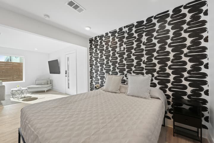 Cozy Studio In Downtown Dallas | Lower Greenville - Dallas, TX