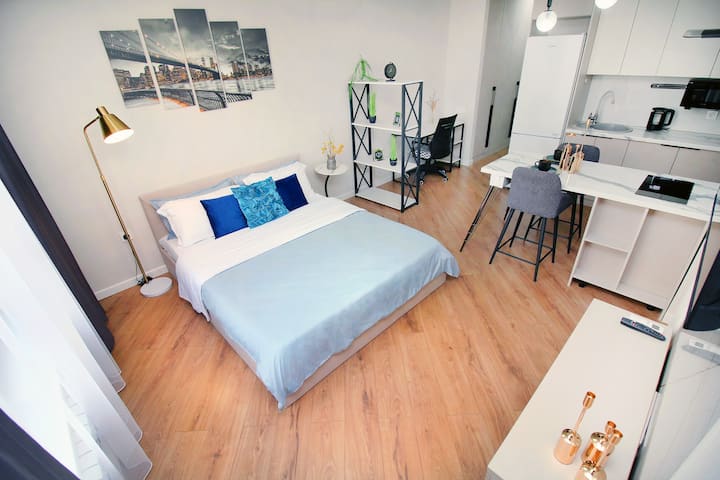 City, Location Arbat, Metro + Netflix - Kazakhstan