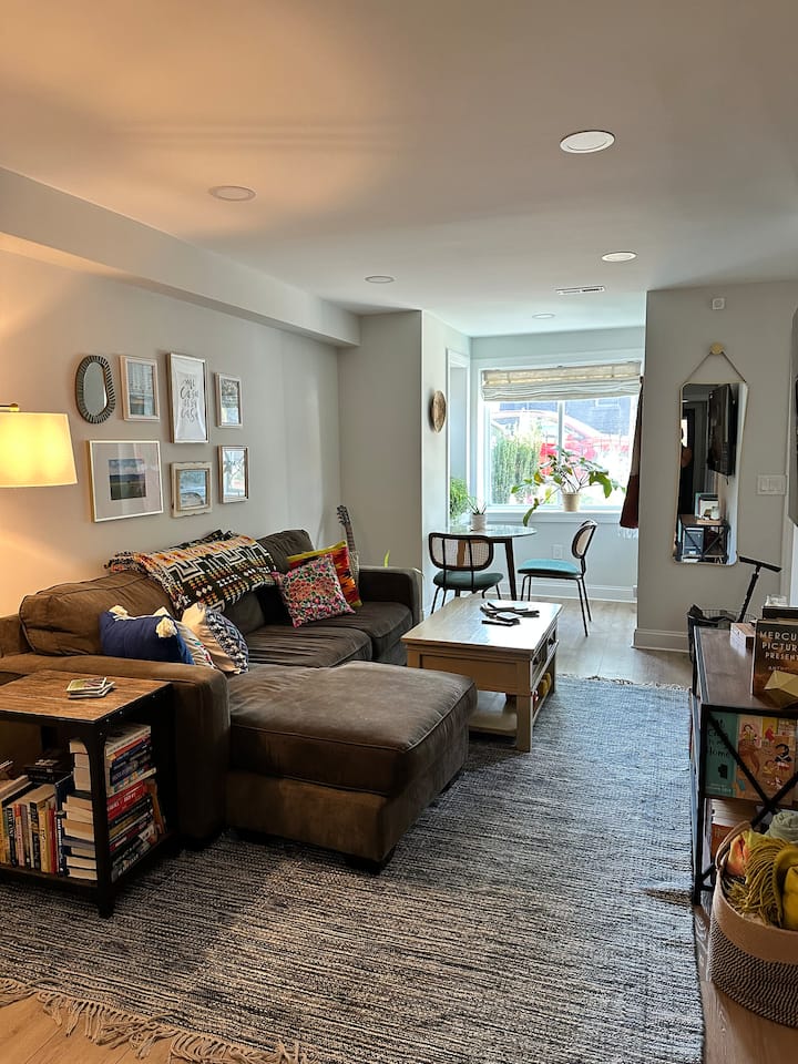Sunlit 1 Bedroom/1bath In Shaw - Washington, DC