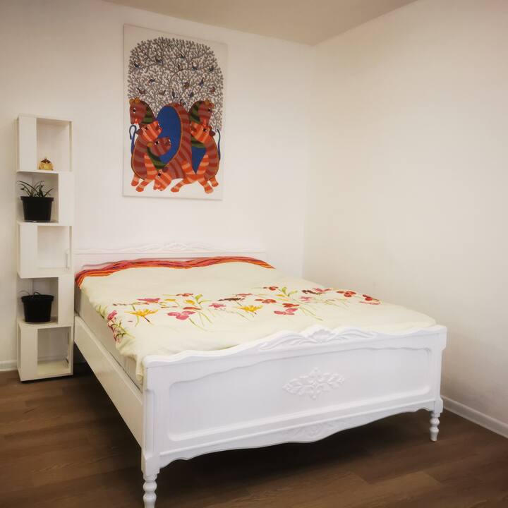 The People's Apartment - Jerewan